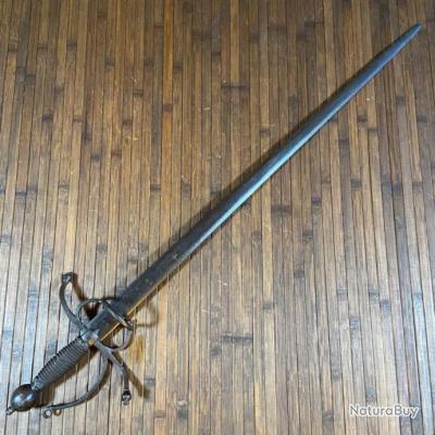 BELLE ÉPÉE DE COMBAT DU XVl éme SIÈCLE - Epées (12676413)