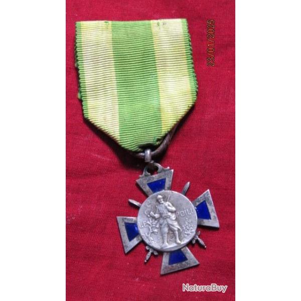 Médaille1914 1918 magnifique poilu capote Adrian barbe pipe Lebel bel ...