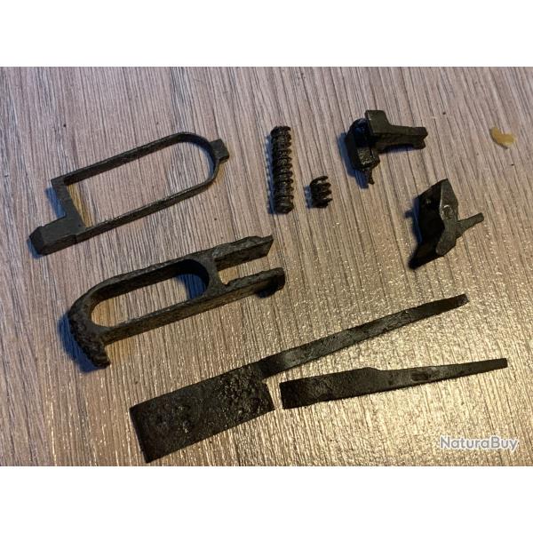 Militaria WW2 Lot de Pièces Herstal FN 1910 ou FN 1910/22 Occasion - Pièces et Eléments d'armes ...