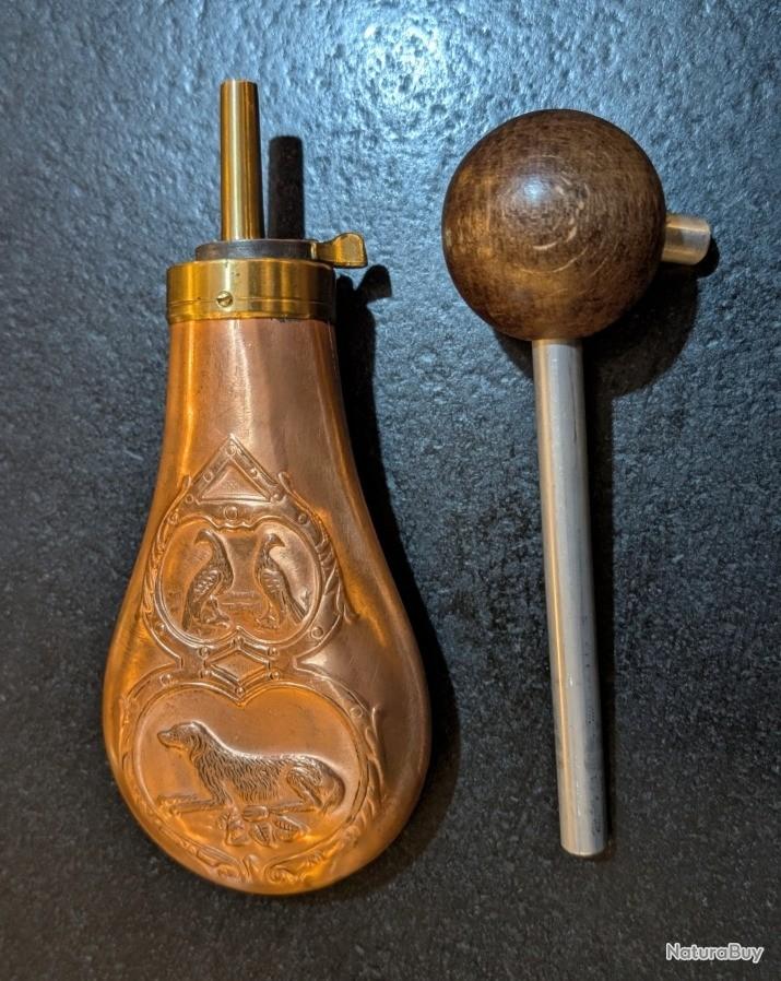 ACHEMINEUR OU POUSSOIR DE BALLES + POIRE A POUDRE NOIRE AVEC BEC ...