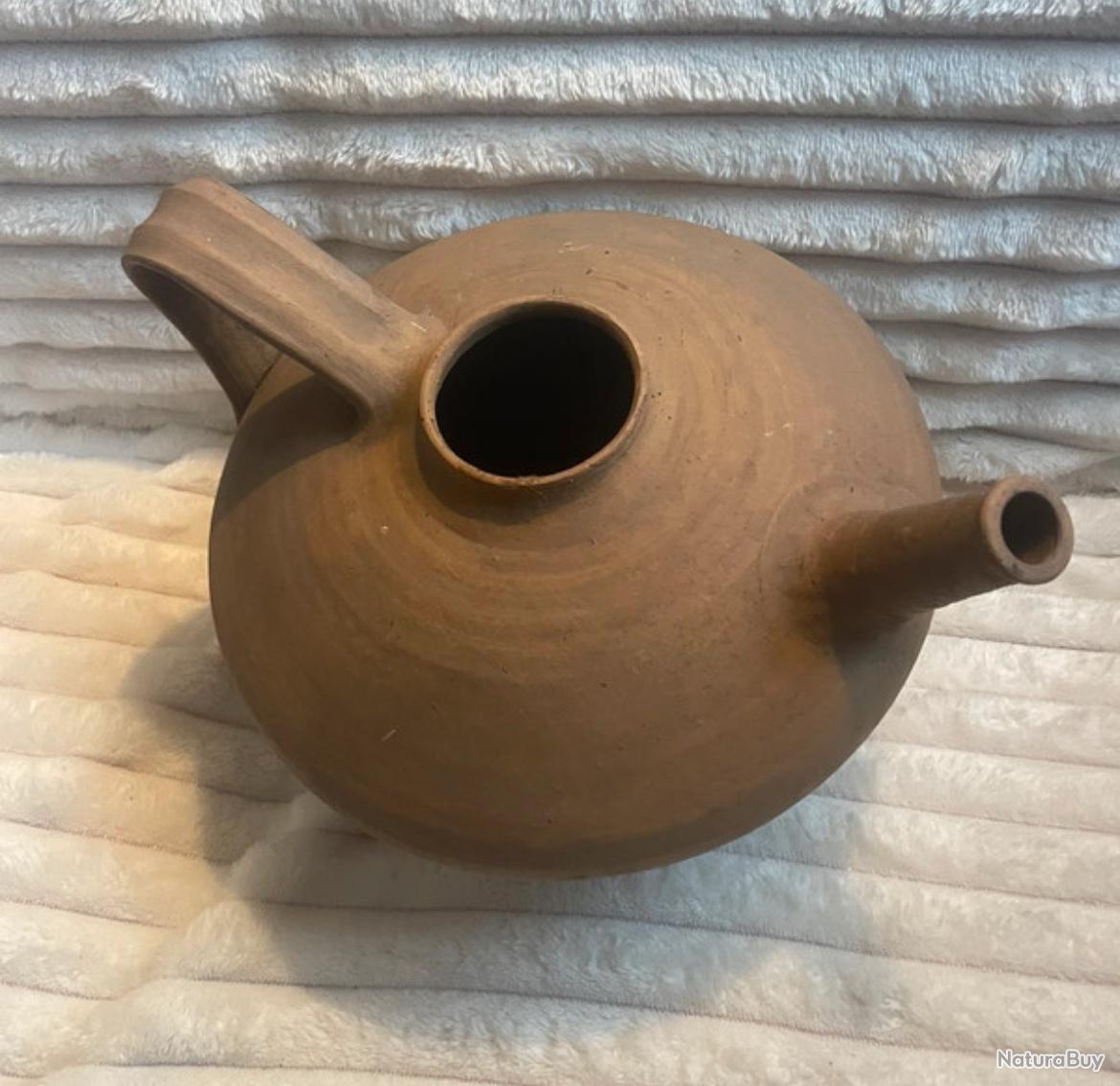 Pegarra ou cruche à eau traditionnelle du sud-ouest en terre cuite ...