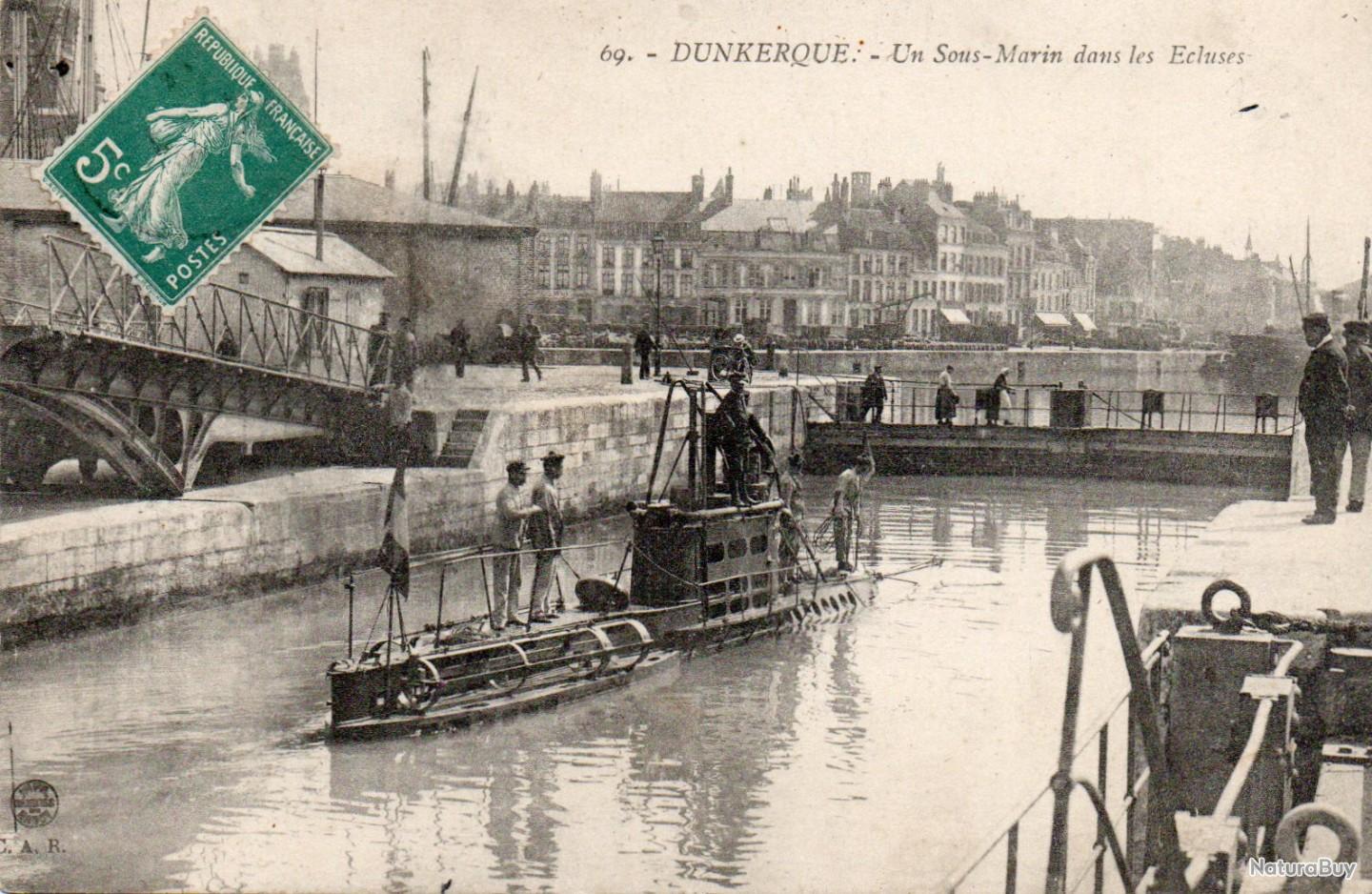 CPA - MARINE DE GUERRE -DUNKERQUE - Un Sous-Marin dans les Ecluses -N ...