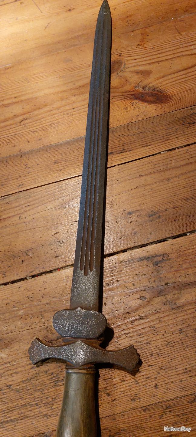 GLAIVE DONT JE CONNAIS PAS L'ORIGINE ( sauf qu'il a toujours été à la ...