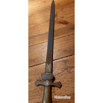 GLAIVE DONT JE CONNAIS PAS L'ORIGINE ( sauf qu'il a toujours été à la ...