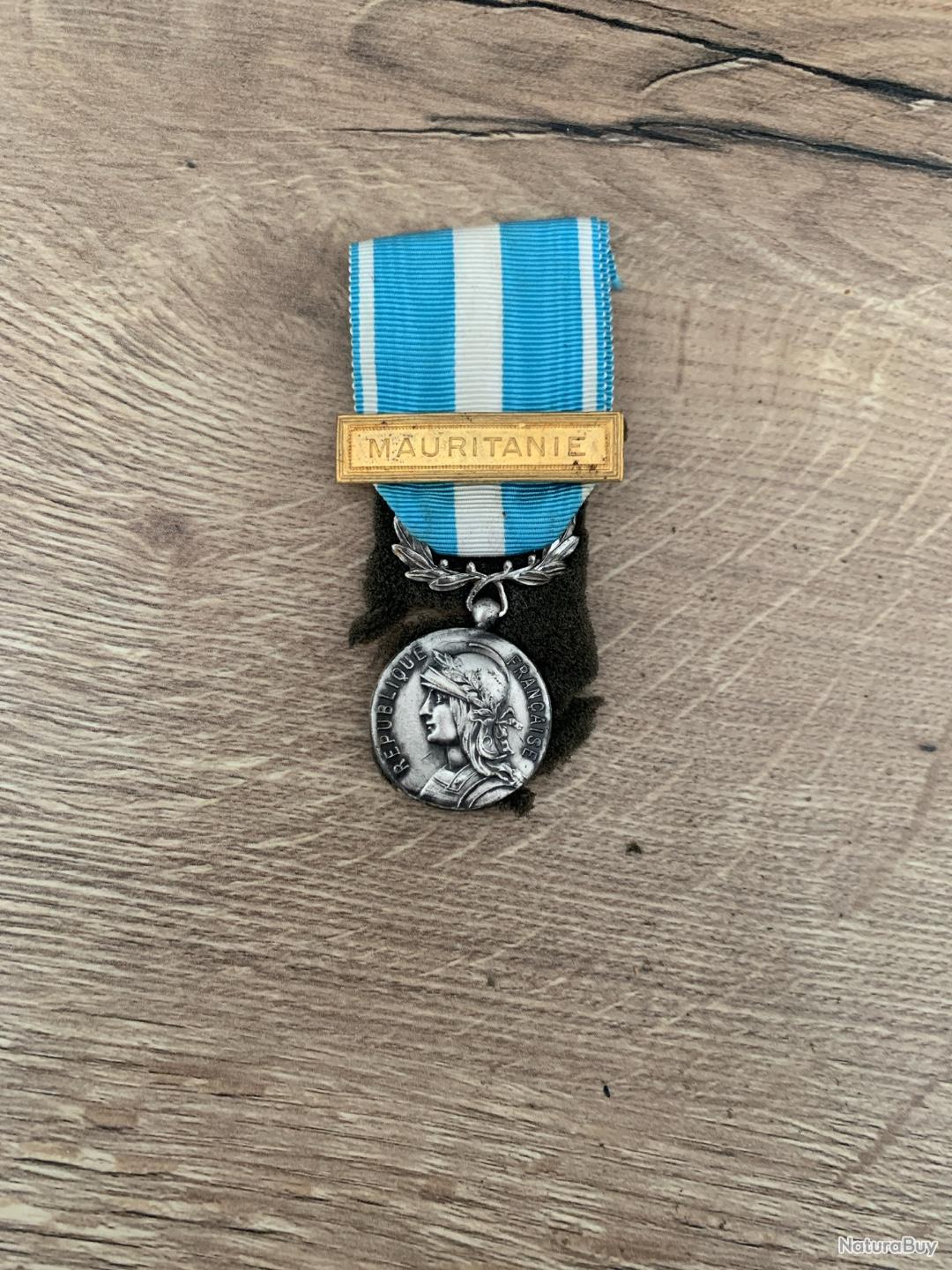 Médaille Commémorative Française dotée d'une agrafe particulièrement ...